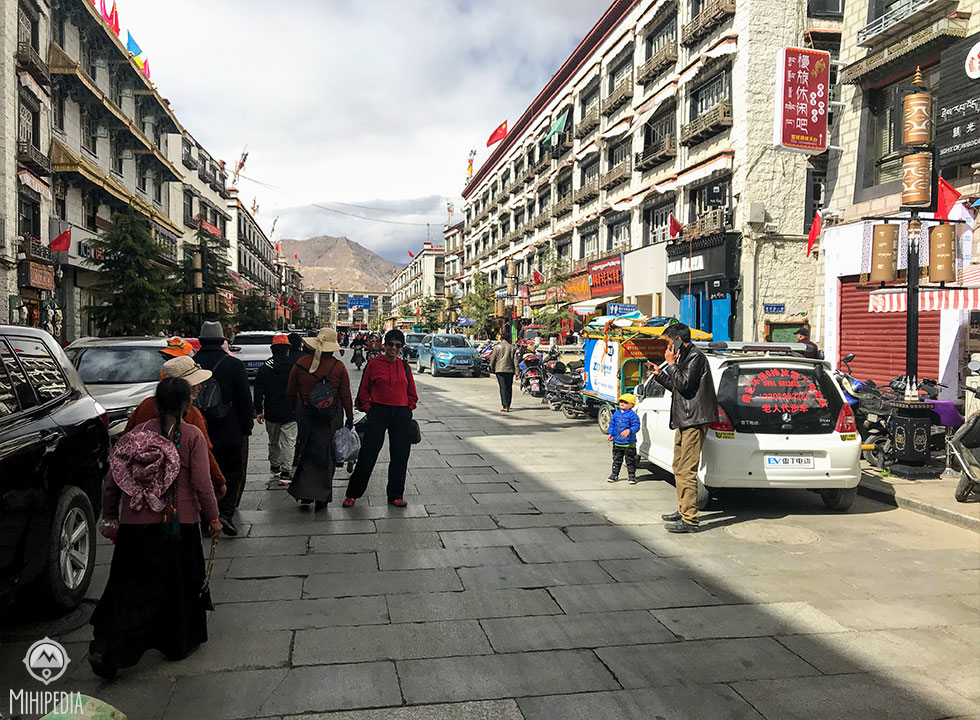 Monasteries and Mountain Retreats. Lhasa Tibet – Mihipedia.lk