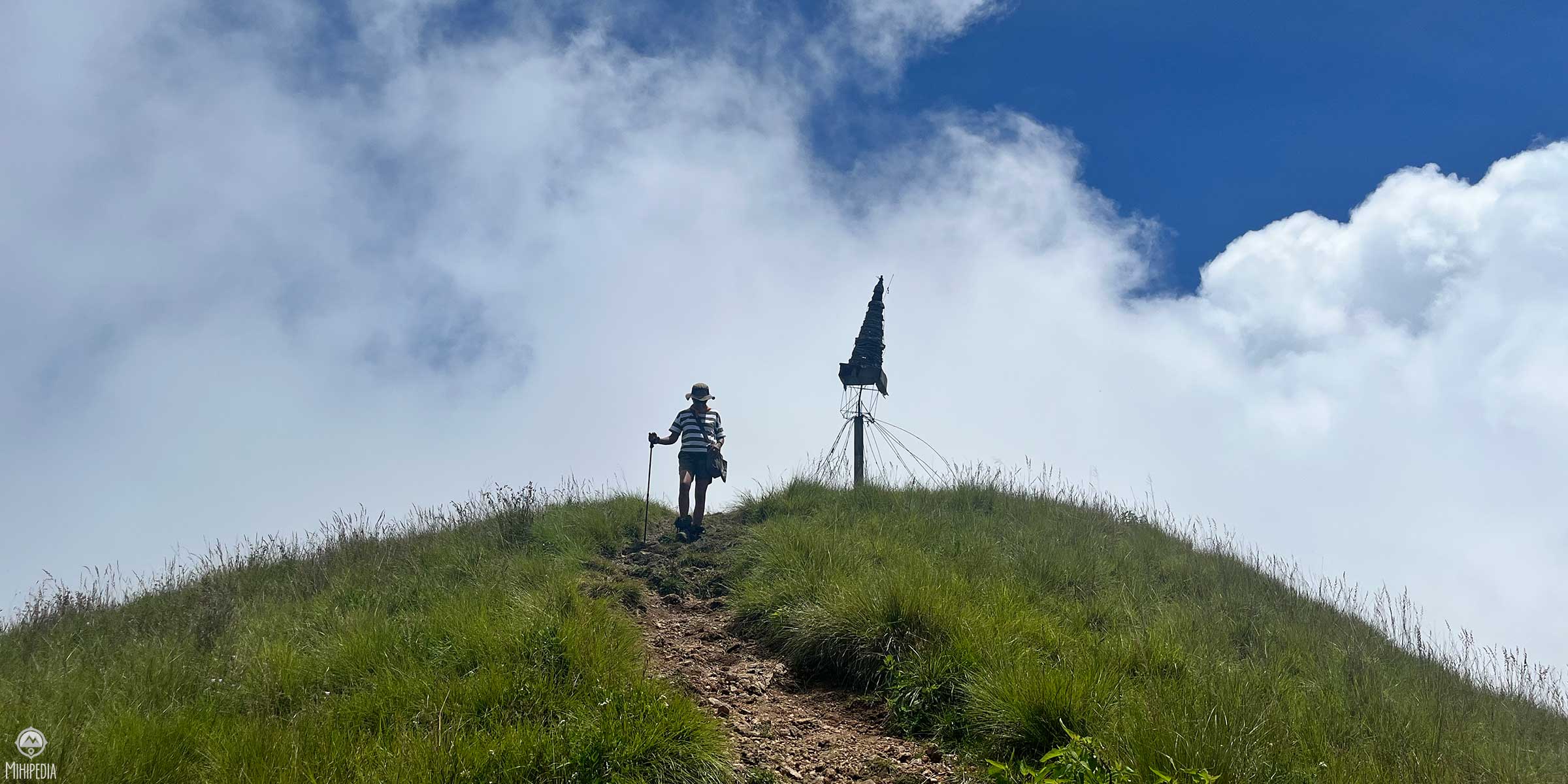 Climbing Narangala. Badulla Sri Lanka – Mihipedia.lk