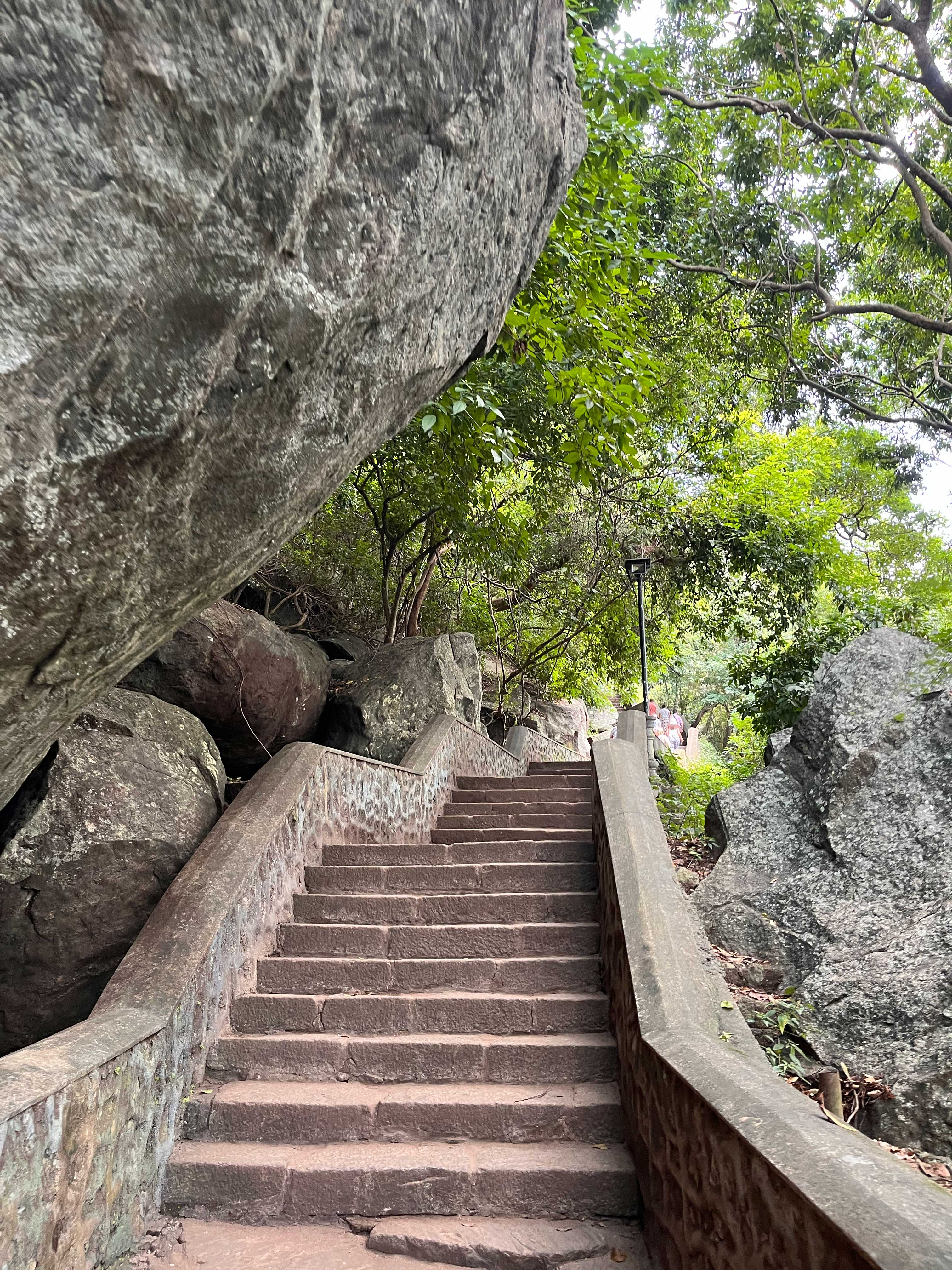 Sacred Rock Sanctuary. Dambulla Sri Lanka – Mihipedia.lk